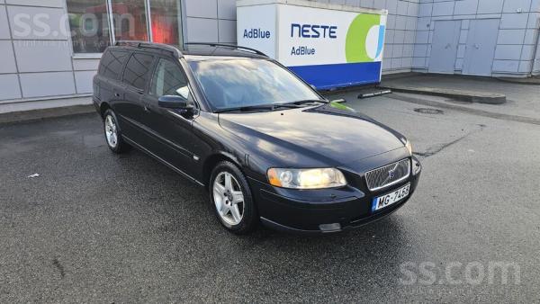 Black Volvo V70 2006 in Riga, with an engine capacity of 2.40 L and mileage of 367 thousand km for 1650 €, photo 4 on AUTOMOTO.COM.LV