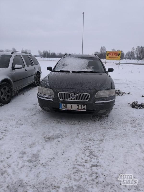 Black Volvo V70 2006 in Marijampole, with an engine capacity of 2.40 L and mileage of 282 thousand km for 1900 €, photo 2 on AUTOMOTO.COM.LV