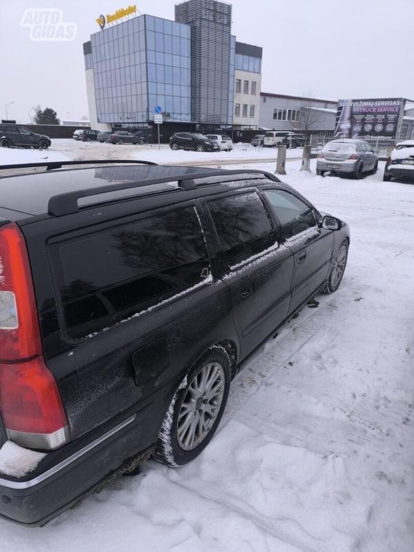 Black Volvo V70 2006 in Marijampole, with an engine capacity of 2.40 L and mileage of 282 thousand km for 1900 €, photo 3 on AUTOMOTO.COM.LV