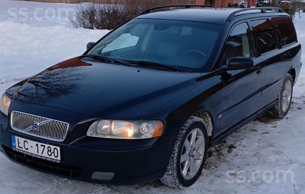 Melns Volvo V70 2006 Valmiera, ar dzinēja tilpumu 2.40 L un nobraukumu 396 tūkst. km par 2100 €, foto 1 vietnē AUTOMOTO.COM.LV