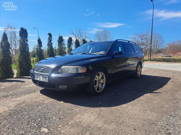 Black Volvo V70 2006 in Vilnius, with an engine capacity of 2.40 L and mileage of 414 thousand km for 1450 €, photo 5 on AUTOMOTO.COM.LV