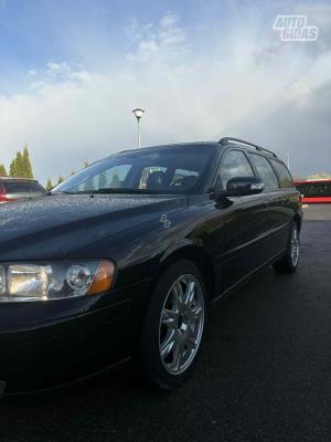 Black Volvo V70 2006 in Kaunas, with an engine capacity of 2.40 L and mileage of 305 thousand km for 2500 €, photo 4 on AUTOMOTO.COM.LV