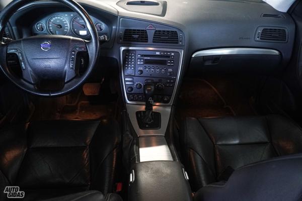 Black Volvo V70 2006 in Vilnius, with an engine capacity of 2.40 L and mileage of 320 thousand km for 1600 €, photo 8 on AUTOMOTO.COM.LV