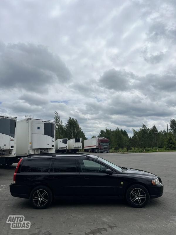 Black Volvo V70 2006 in Vilnius, with an engine capacity of 2.40 L and mileage of 393 thousand km for 2100 €, photo 3 on AUTOMOTO.COM.LV