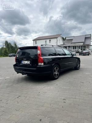 Black Volvo V70 2006 in Vilnius, with an engine capacity of 2.40 L and mileage of 393 thousand km for 2100 €, photo 7 on AUTOMOTO.COM.LV