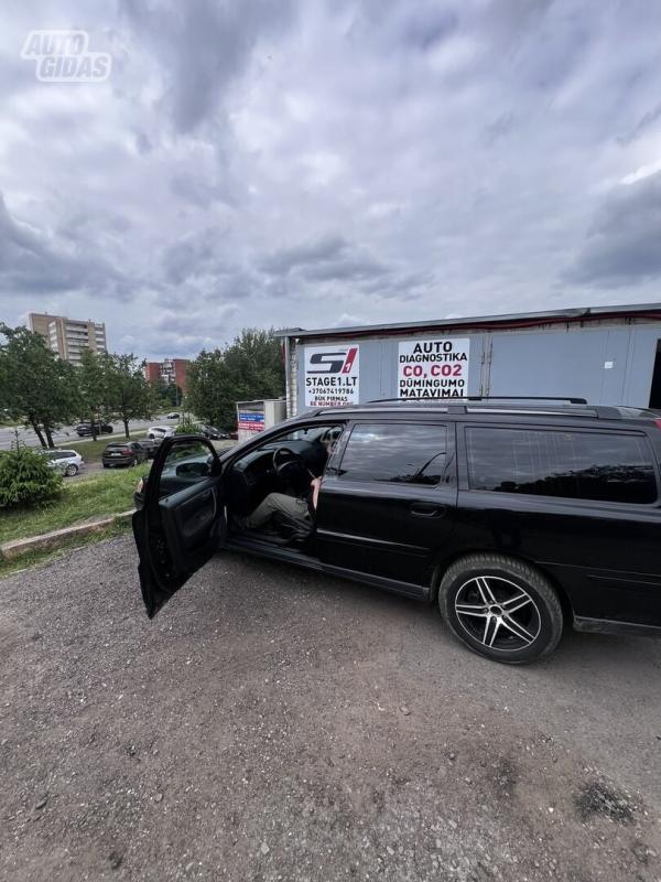 Black Volvo V70 2006 in Vilnius, with an engine capacity of 2.40 L and mileage of 393 thousand km for 2100 €, photo 7 on AUTOMOTO.COM.LV
