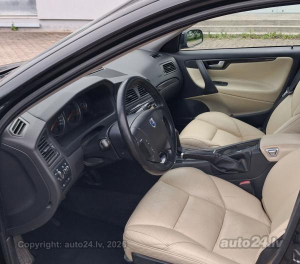 Melns Volvo V70 2006 Tallina, ar dzinēja tilpumu 0.00 L un nobraukumu 394 tūkst. km par 3950 €, foto 6 vietnē AUTOMOTO.COM.LV