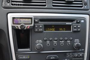 Black Volvo V70 2006 in Riga, with an engine capacity of 2.40 L and mileage of 335 thousand km for 3599 €, photo 4 on AUTOMOTO.COM.LV