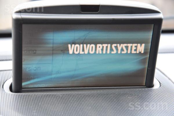 Black Volvo V70 2006 in Riga, with an engine capacity of 2.40 L and mileage of 335 thousand km for 3599 €, photo 4 on AUTOMOTO.COM.LV