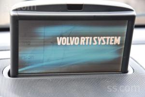Black Volvo V70 2006 in Riga, with an engine capacity of 2.40 L and mileage of 335 thousand km for 3599 €, photo 5 on AUTOMOTO.COM.LV