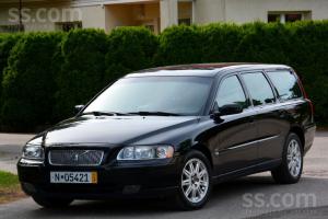 Black Volvo V70 2006 in Riga, with an engine capacity of 2.40 L and mileage of 335 thousand km for 3599 €, photo 6 on AUTOMOTO.COM.LV