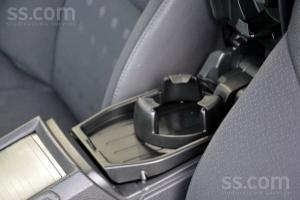 Black Volvo V70 2006 in Riga, with an engine capacity of 2.40 L and mileage of 335 thousand km for 3599 €, photo 20 on AUTOMOTO.COM.LV
