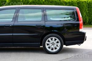 Black Volvo V70 2006 in Riga, with an engine capacity of 2.40 L and mileage of 335 thousand km for 3599 €, photo 21 on AUTOMOTO.COM.LV