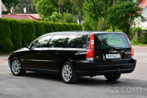 Black Volvo V70 2006 in Riga, with an engine capacity of 2.40 L and mileage of 335 thousand km for 3599 €, photo 23 on AUTOMOTO.COM.LV