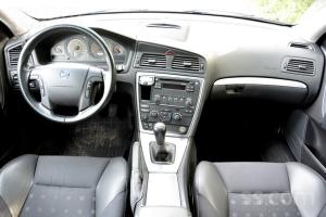 Black Volvo V70 2006 in Riga, with an engine capacity of 2.40 L and mileage of 335 thousand km for 3599 €, photo 24 on AUTOMOTO.COM.LV