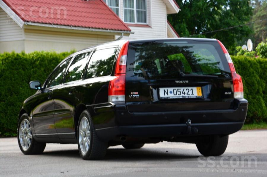 Black Volvo V70 2006 in Riga, with an engine capacity of 2.40 L and mileage of 335 thousand km for 3599 €, photo 27 on AUTOMOTO.COM.LV