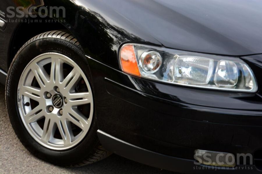 Black Volvo V70 2006 in Riga, with an engine capacity of 2.40 L and mileage of 335 thousand km for 3599 €, photo 29 on AUTOMOTO.COM.LV
