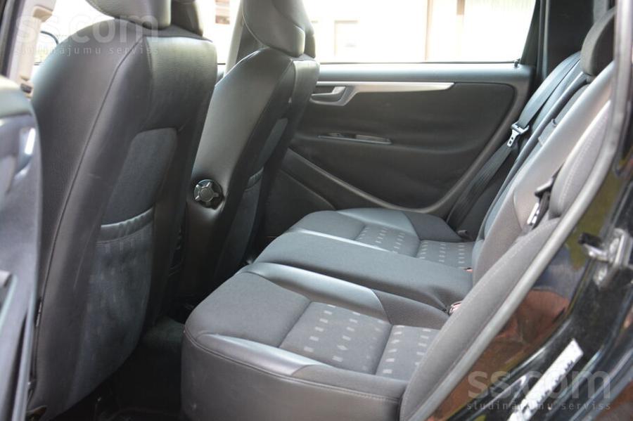 Black Volvo V70 2006 in Riga, with an engine capacity of 2.40 L and mileage of 335 thousand km for 3599 €, photo 30 on AUTOMOTO.COM.LV