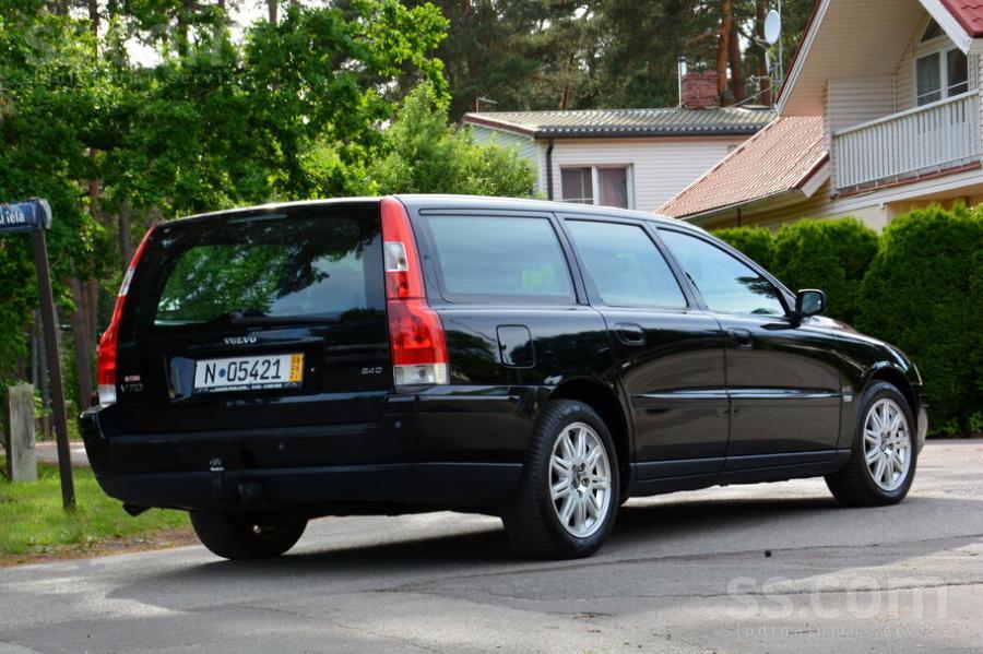 Black Volvo V70 2006 in Riga, with an engine capacity of 2.40 L and mileage of 335 thousand km for 3599 €, photo 31 on AUTOMOTO.COM.LV