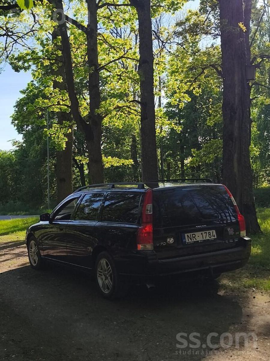 Melns Volvo V70 2006 Rīga, ar dzinēja tilpumu 2.40 L un nobraukumu 460 tūkst. km par 2480 €, foto 5 vietnē AUTOMOTO.COM.LV