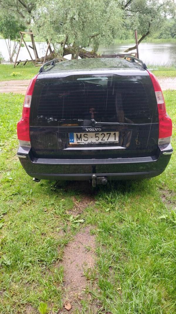 Melns Volvo V70 2006 Talsi, ar dzinēja tilpumu 2.40 L un nobraukumu 0 tūkst. km par 1500 €, foto 3 vietnē AUTOMOTO.COM.LV