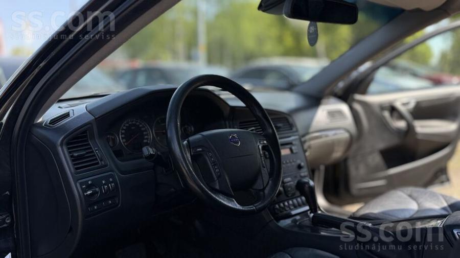 Melns Volvo V70 2006 Jelgava, ar dzinēja tilpumu 2.40 L un nobraukumu 369 tūkst. km par 3590 €, foto 8 vietnē AUTOMOTO.COM.LV