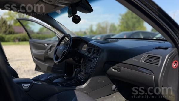 Melns Volvo V70 2006 Jelgava, ar dzinēja tilpumu 2.40 L un nobraukumu 369 tūkst. km par 3590 €, foto 8 vietnē AUTOMOTO.COM.LV