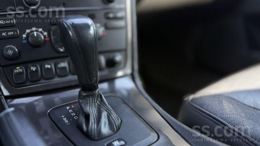 Melns Volvo V70 2006 Jelgava, ar dzinēja tilpumu 2.40 L un nobraukumu 369 tūkst. km par 3590 €, foto 16 vietnē AUTOMOTO.COM.LV