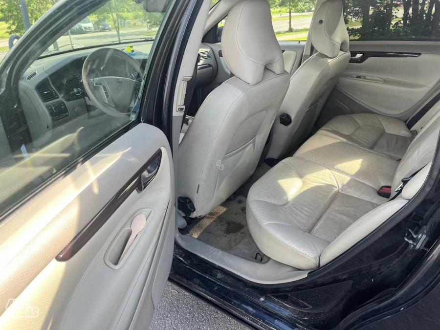 Черный Вольво В70 2006 в Вильнюс, объемом двигателя 2.40 л и пробегом 356 тыс. км за 1400 €, фото 10 на AUTOMOTO.COM.LV
