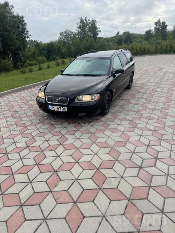 Black Volvo V70 2006 in Rezekne, with an engine capacity of 2.40 L and mileage of 425 thousand km for 2500 €, photo 2 on AUTOMOTO.COM.LV