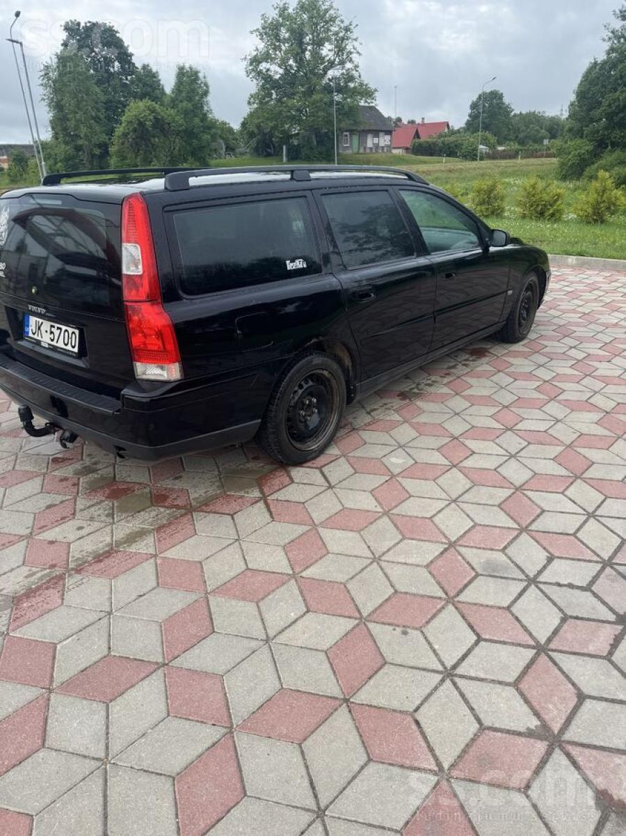 Черный Вольво В70 2006 в Резекне, объемом двигателя 2.40 л и пробегом 425 тыс. км за 2500 €, фото 5 на AUTOMOTO.COM.LV