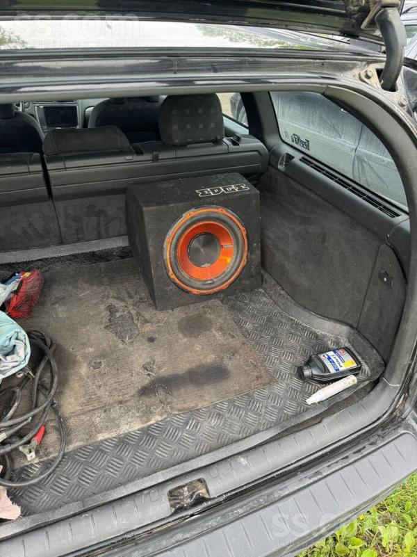 Black Volvo V70 2006 in Rezekne, with an engine capacity of 2.40 L and mileage of 425 thousand km for 2500 €, photo 7 on AUTOMOTO.COM.LV