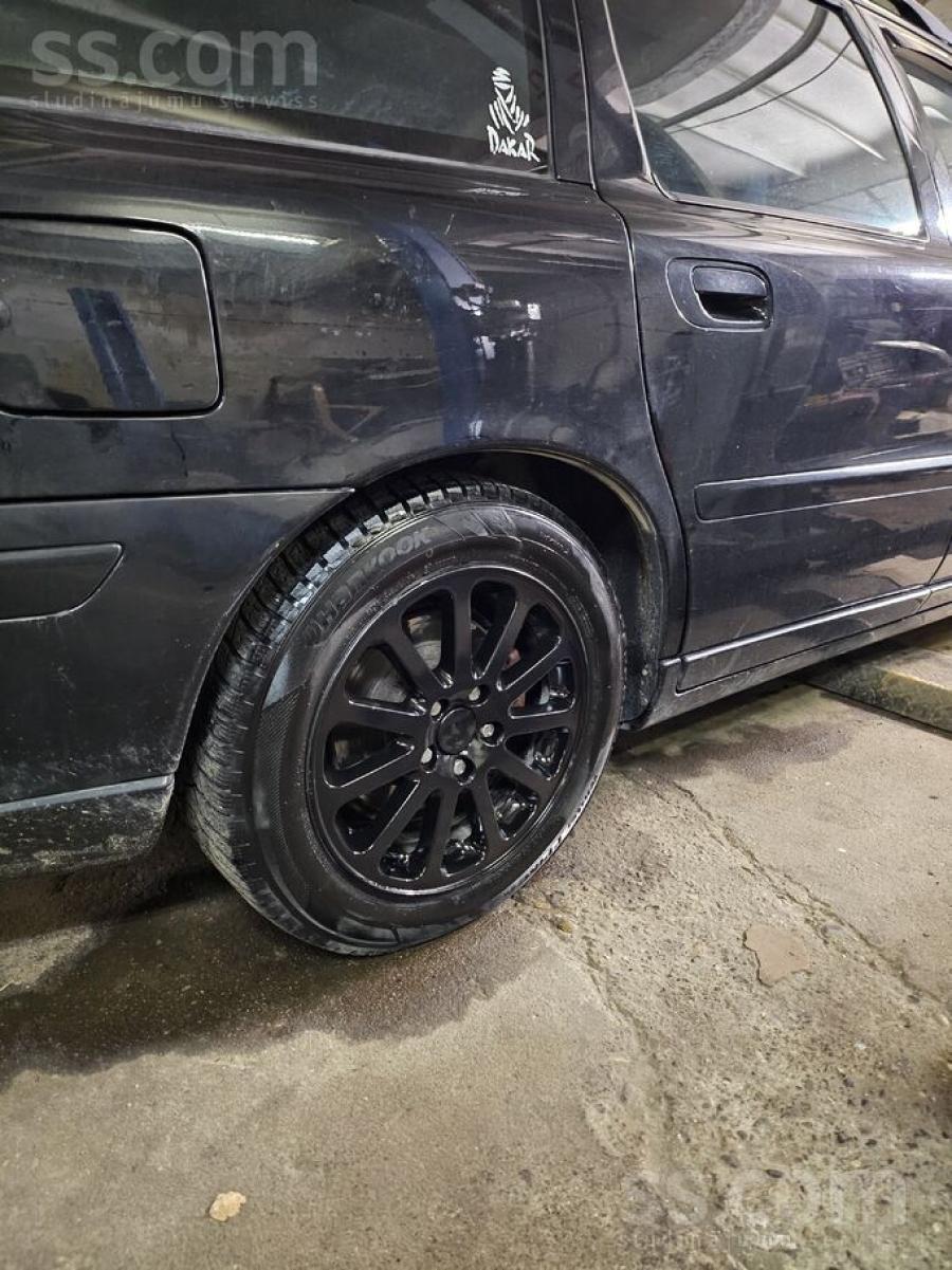 Melns Volvo V70 2006 Limbaži, ar dzinēja tilpumu 2.40 L un nobraukumu 430 tūkst. km par 1800 €, foto 4 vietnē AUTOMOTO.COM.LV