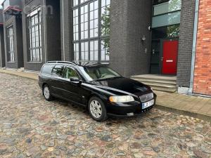 Black Volvo V70 2006 in Riga, with an engine capacity of 2.40 L and mileage of 316 thousand km for 2300 €, photo  on AUTOMOTO.COM.LV