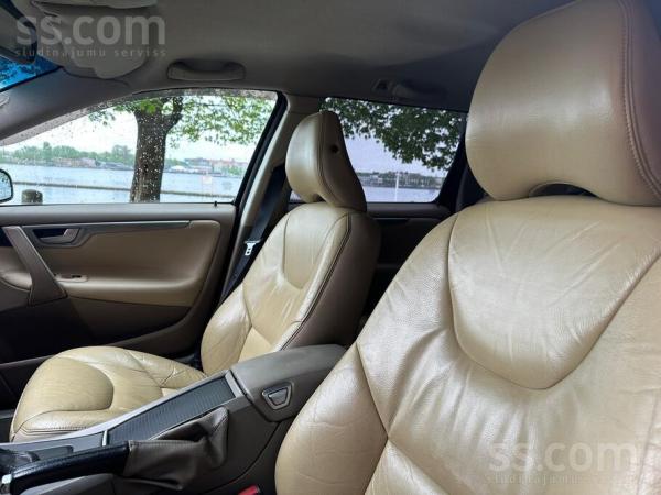 Melns Volvo V70 2006 Rīga, ar dzinēja tilpumu 2.40 L un nobraukumu 316 tūkst. km par 2300 €, foto 6 vietnē AUTOMOTO.COM.LV
