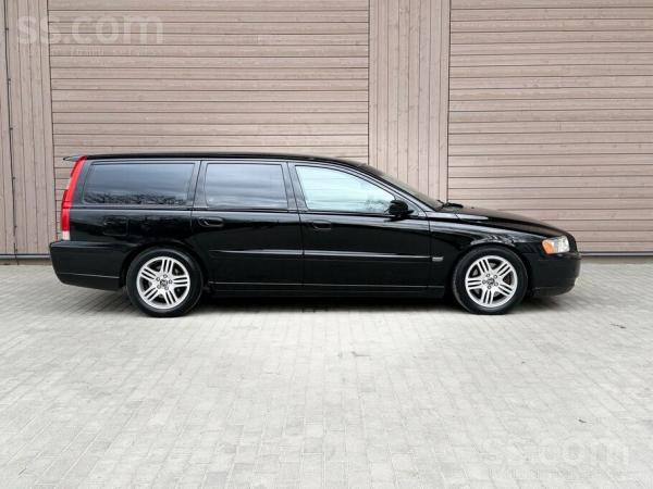 Melns Volvo V70 2006 Jelgava, ar dzinēja tilpumu 2.40 L un nobraukumu 266 tūkst. km par 3450 €, foto 2 vietnē AUTOMOTO.COM.LV