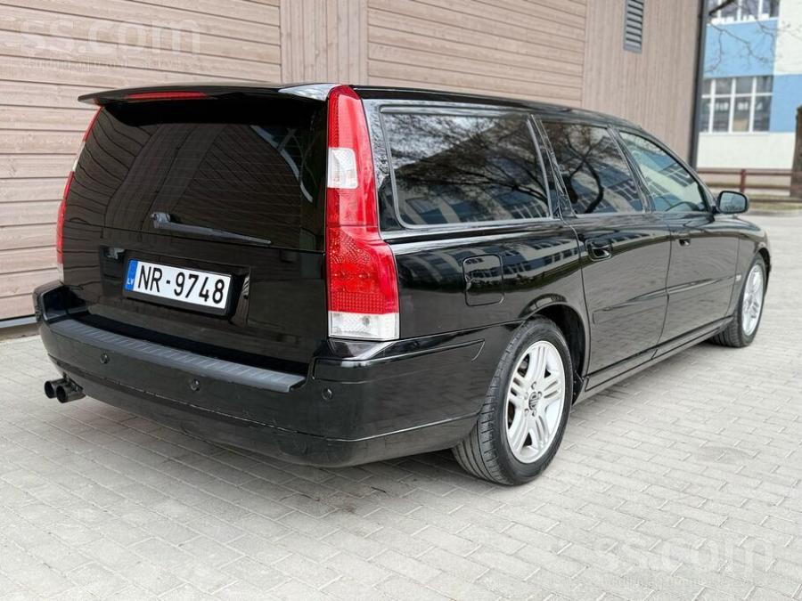 Melns Volvo V70 2006 Jelgava, ar dzinēja tilpumu 2.40 L un nobraukumu 266 tūkst. km par 3450 €, foto 4 vietnē AUTOMOTO.COM.LV