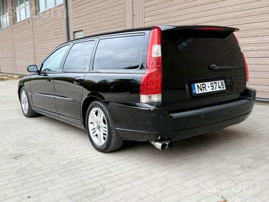 Melns Volvo V70 2006 Jelgava, ar dzinēja tilpumu 2.40 L un nobraukumu 266 tūkst. km par 3450 €, foto 5 vietnē AUTOMOTO.COM.LV