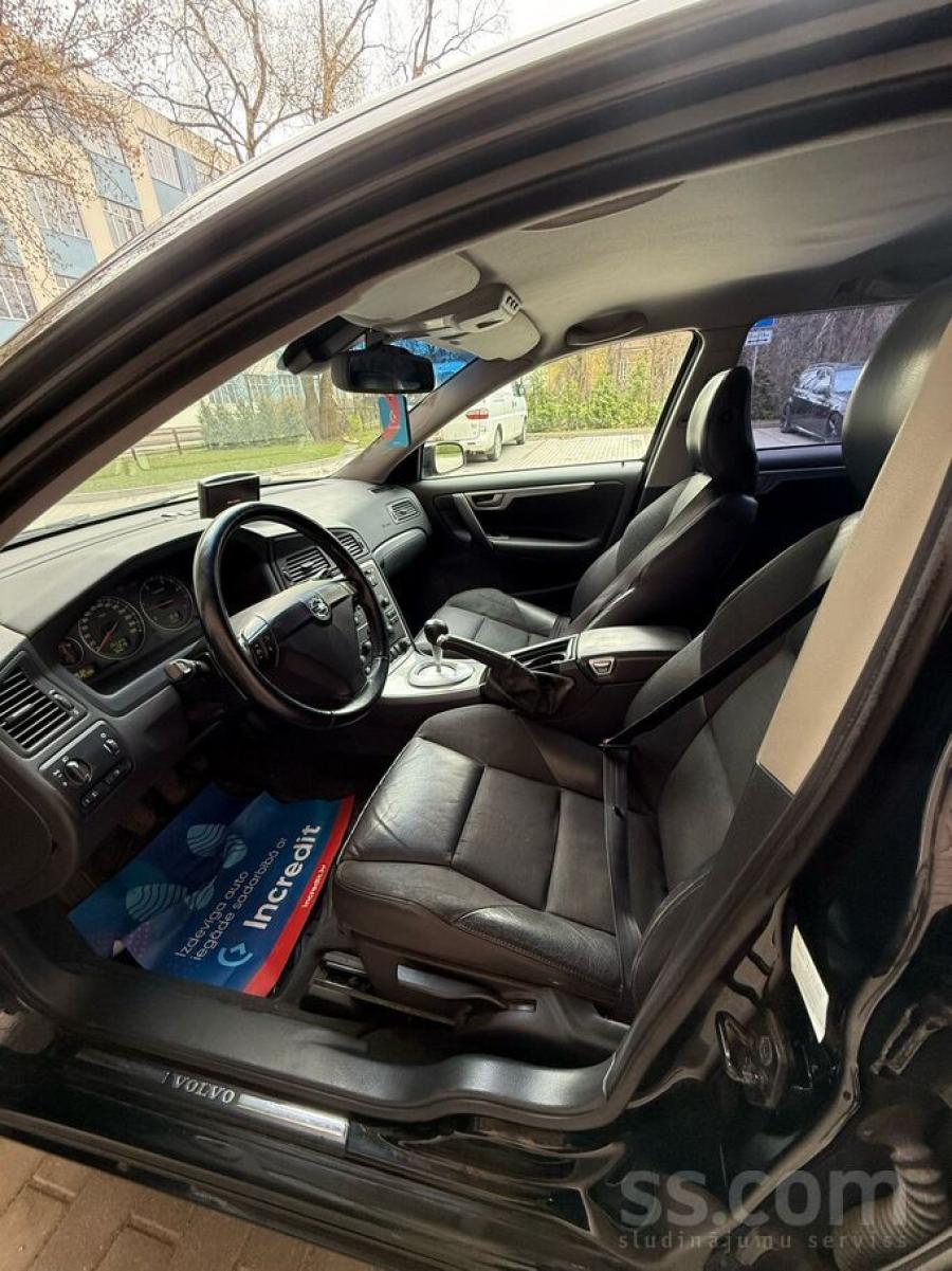 Melns Volvo V70 2006 Jelgava, ar dzinēja tilpumu 2.40 L un nobraukumu 266 tūkst. km par 3450 €, foto 9 vietnē AUTOMOTO.COM.LV