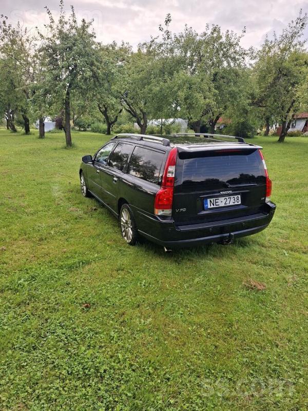 Черный Вольво В70 2006 в Елгава, объемом двигателя 2.40 л и пробегом 0 тыс. км за 1000 €, фото 4 на AUTOMOTO.COM.LV