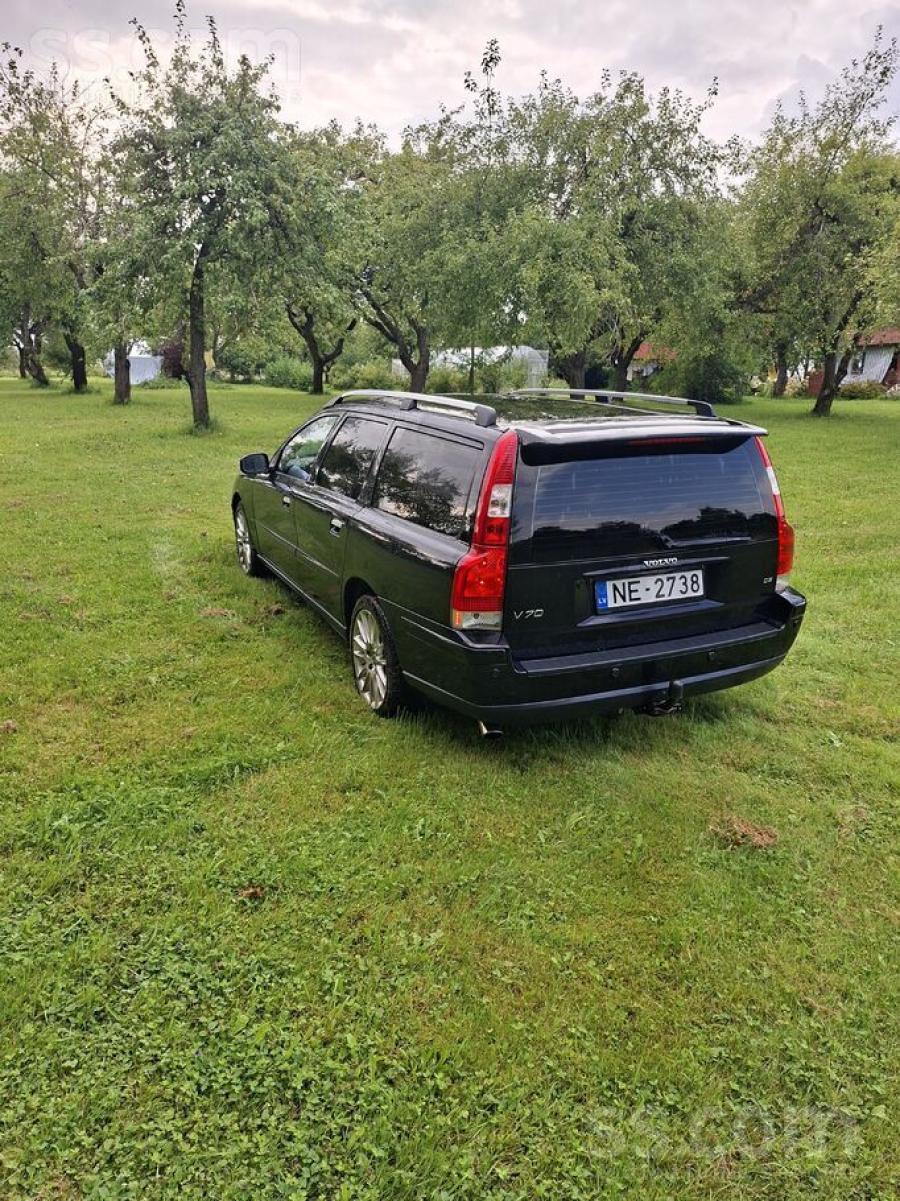 Melns Volvo V70 2006 Jelgava, ar dzinēja tilpumu 2.40 L un nobraukumu 0 tūkst. km par 1000 €, foto 5 vietnē AUTOMOTO.COM.LV