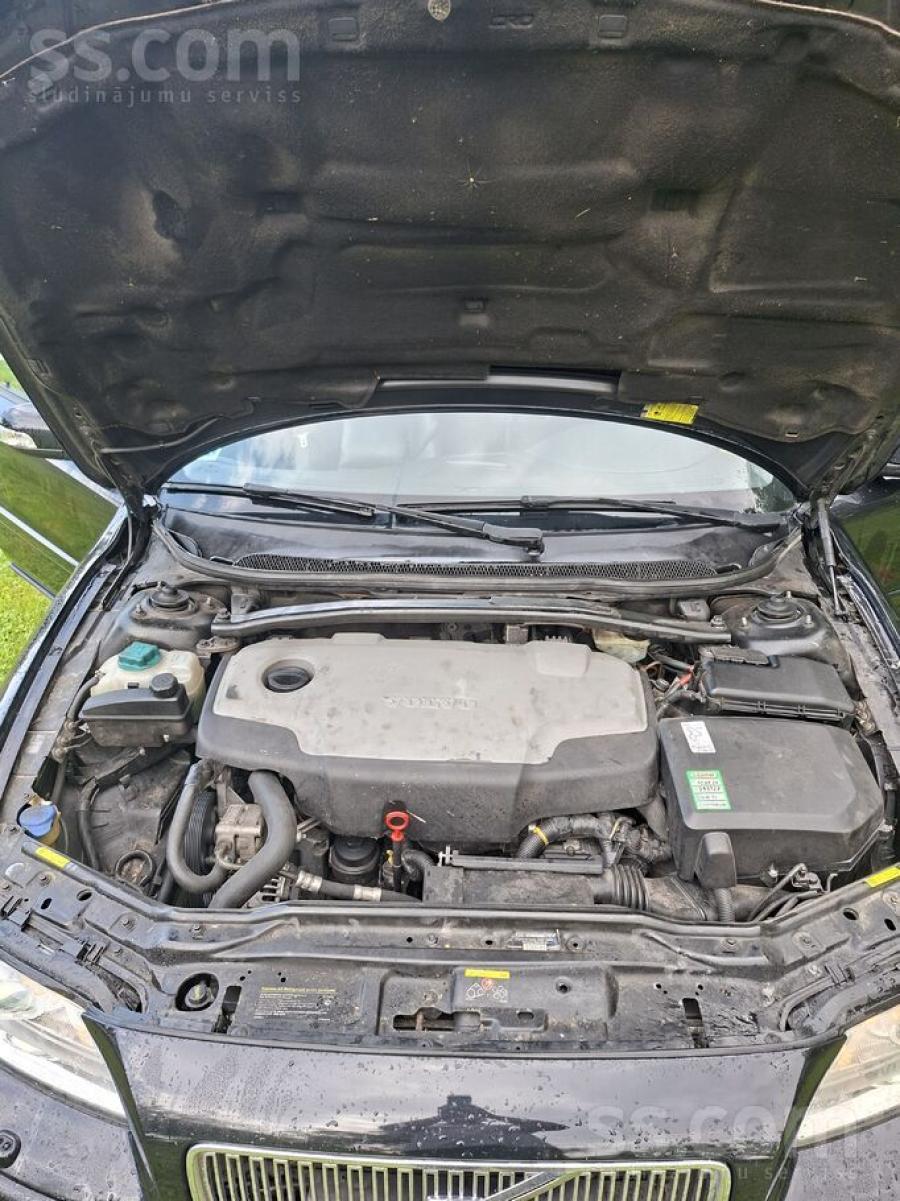 Melns Volvo V70 2006 Jelgava, ar dzinēja tilpumu 2.40 L un nobraukumu 0 tūkst. km par 1000 €, foto 8 vietnē AUTOMOTO.COM.LV