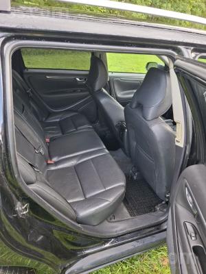 Melns Volvo V70 2006 Jelgava, ar dzinēja tilpumu 2.40 L un nobraukumu 0 tūkst. km par 1000 €, foto 9 vietnē AUTOMOTO.COM.LV