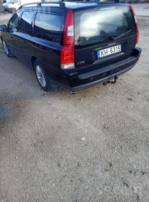 Melns Volvo V70 2006 Jēkabpils, ar dzinēja tilpumu 2.40 L un nobraukumu 330 tūkst. km par 1100 €, foto 5 vietnē AUTOMOTO.COM.LV