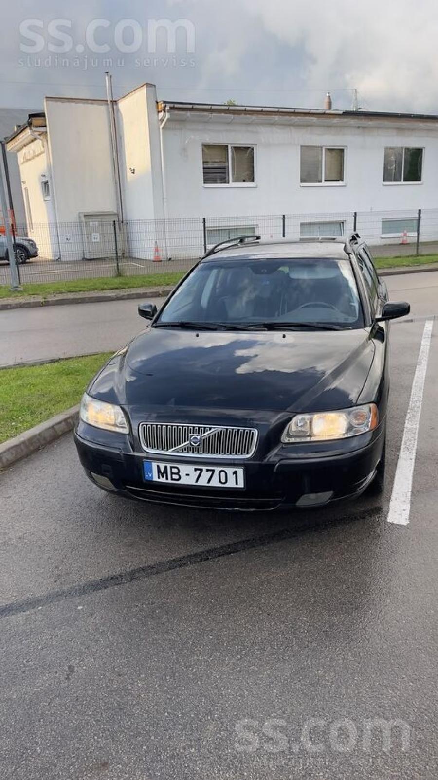 Melns Volvo V70 2006 Rīga, ar dzinēja tilpumu 2.40 L un nobraukumu 390 tūkst. km par 2150 €, foto 3 vietnē AUTOMOTO.COM.LV