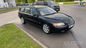 Melns Volvo V70 2006 Rīga, ar dzinēja tilpumu 2.40 L un nobraukumu 390 tūkst. km par 2150 €, foto 4 vietnē AUTOMOTO.COM.LV