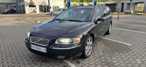 Melns Volvo V70 2006 Viļņa, ar dzinēja tilpumu 2.40 L un nobraukumu 313 tūkst. km par 2550 €, foto  vietnē AUTOMOTO.COM.LV