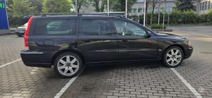 Black Volvo V70 2006 in Vilnius, with an engine capacity of 2.40 L and mileage of 313 thousand km for 2550 €, photo 7 on AUTOMOTO.COM.LV