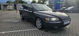 Black Volvo V70 2006 in Vilnius, with an engine capacity of 2.40 L and mileage of 313 thousand km for 2550 €, photo 8 on AUTOMOTO.COM.LV