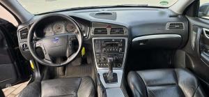 Black Volvo V70 2006 in Vilnius, with an engine capacity of 2.40 L and mileage of 313 thousand km for 2550 €, photo 12 on AUTOMOTO.COM.LV